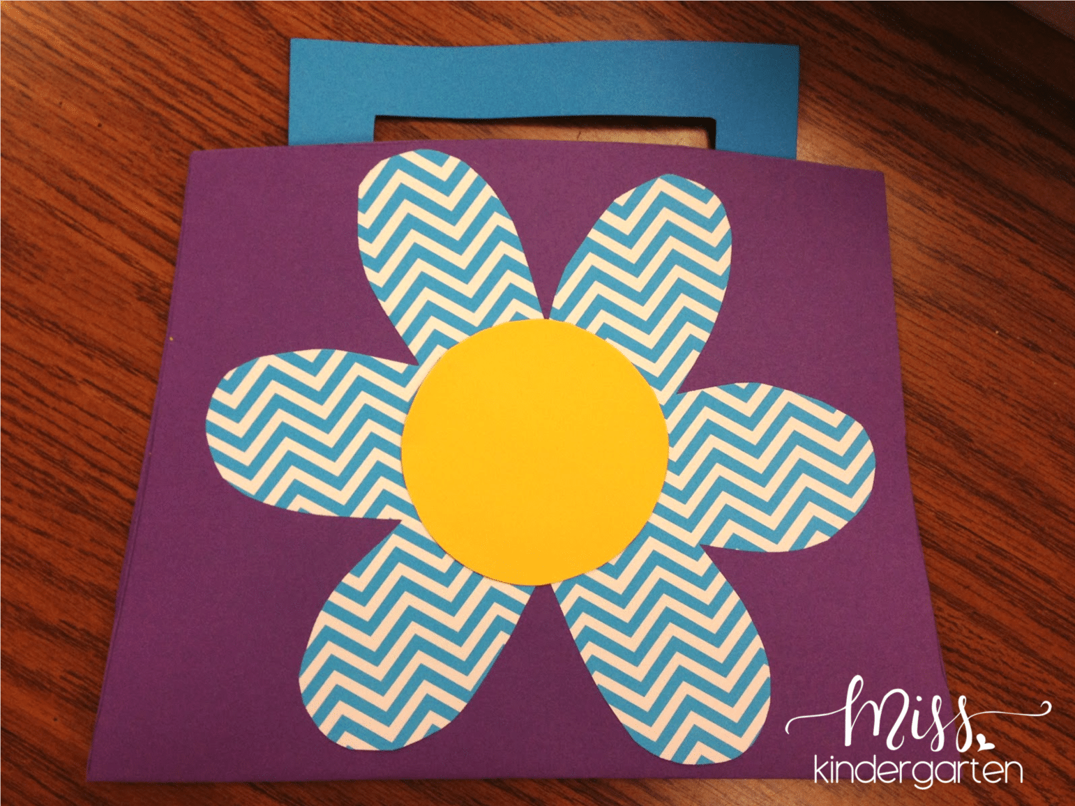 Simple Mother's Day Purse Craft Moms Will Adore! - Miss Kindergarten